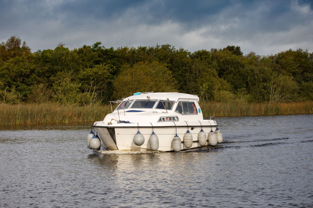 Hausboot Irland Vermietung ab Carrick-on-Shannon oder Bellanaleck